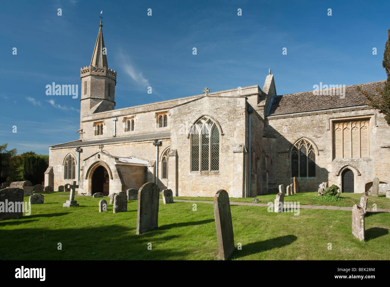 St Giles Church in the Thames village of Standlake, Oxfordshire, Uk ...