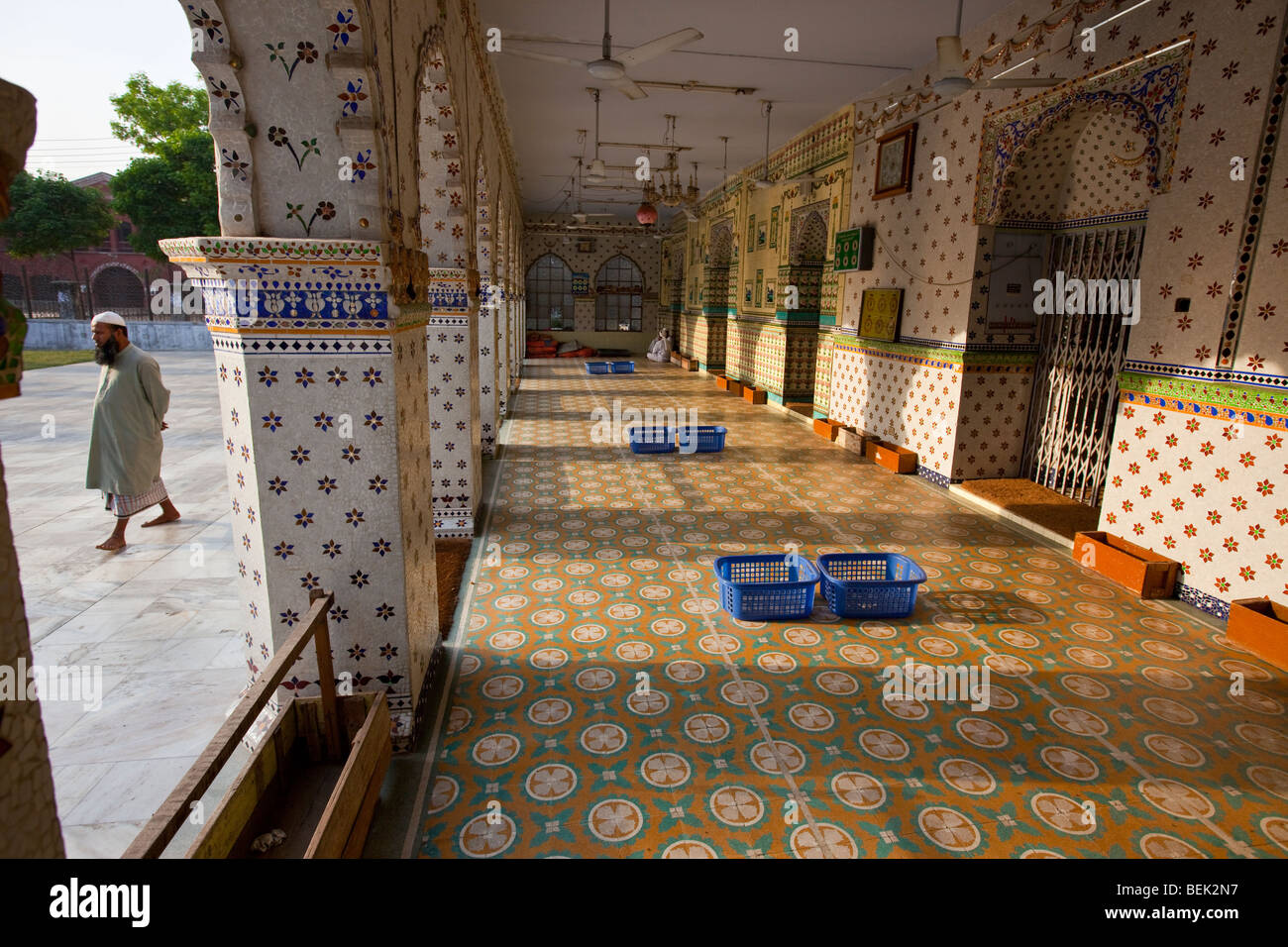 Star Mosque or Tara Masjid in Dhaka Bangladesh Stock Photo - Alamy