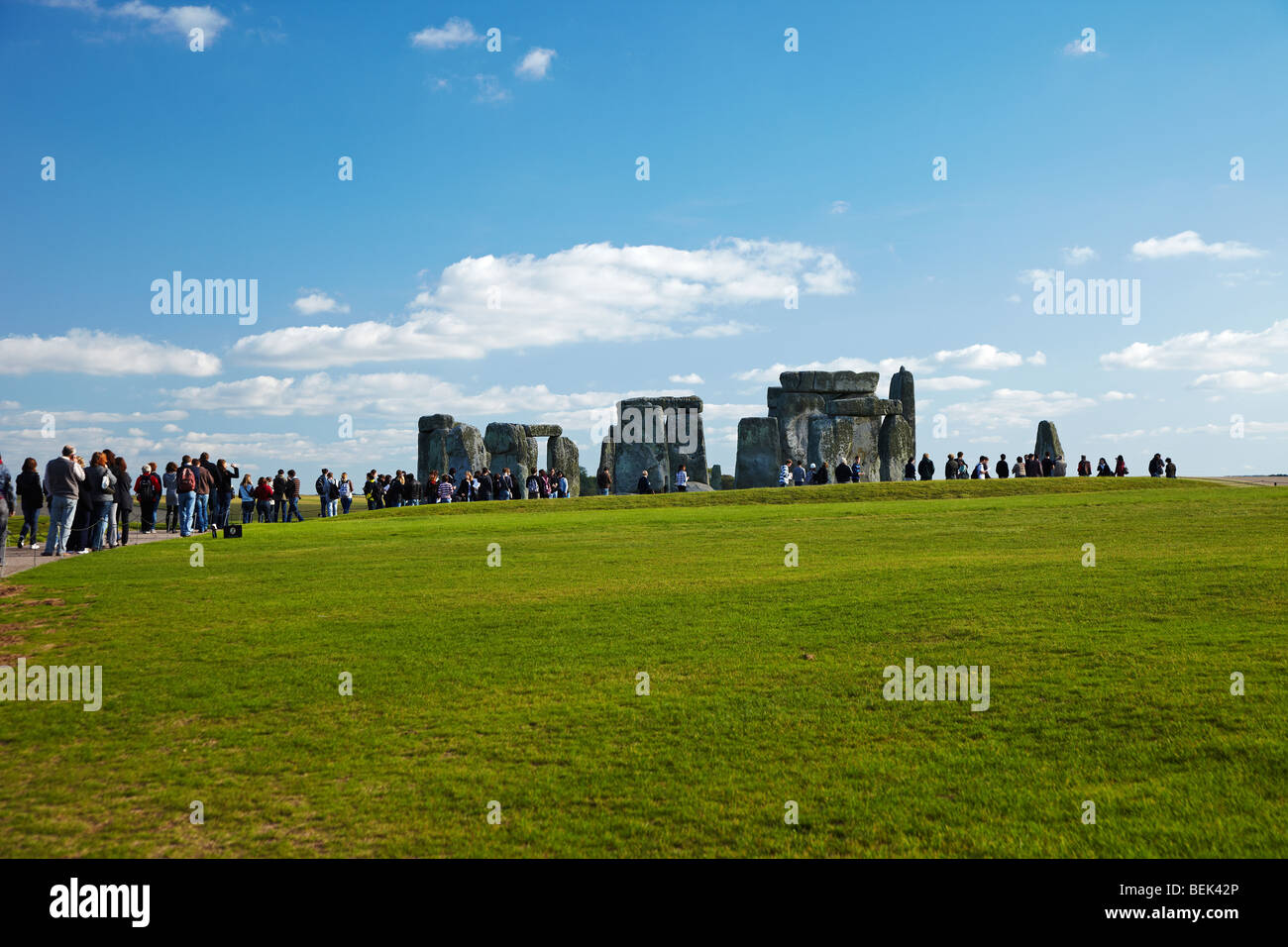 Stonehenge tourist hi-res stock photography and images - Alamy