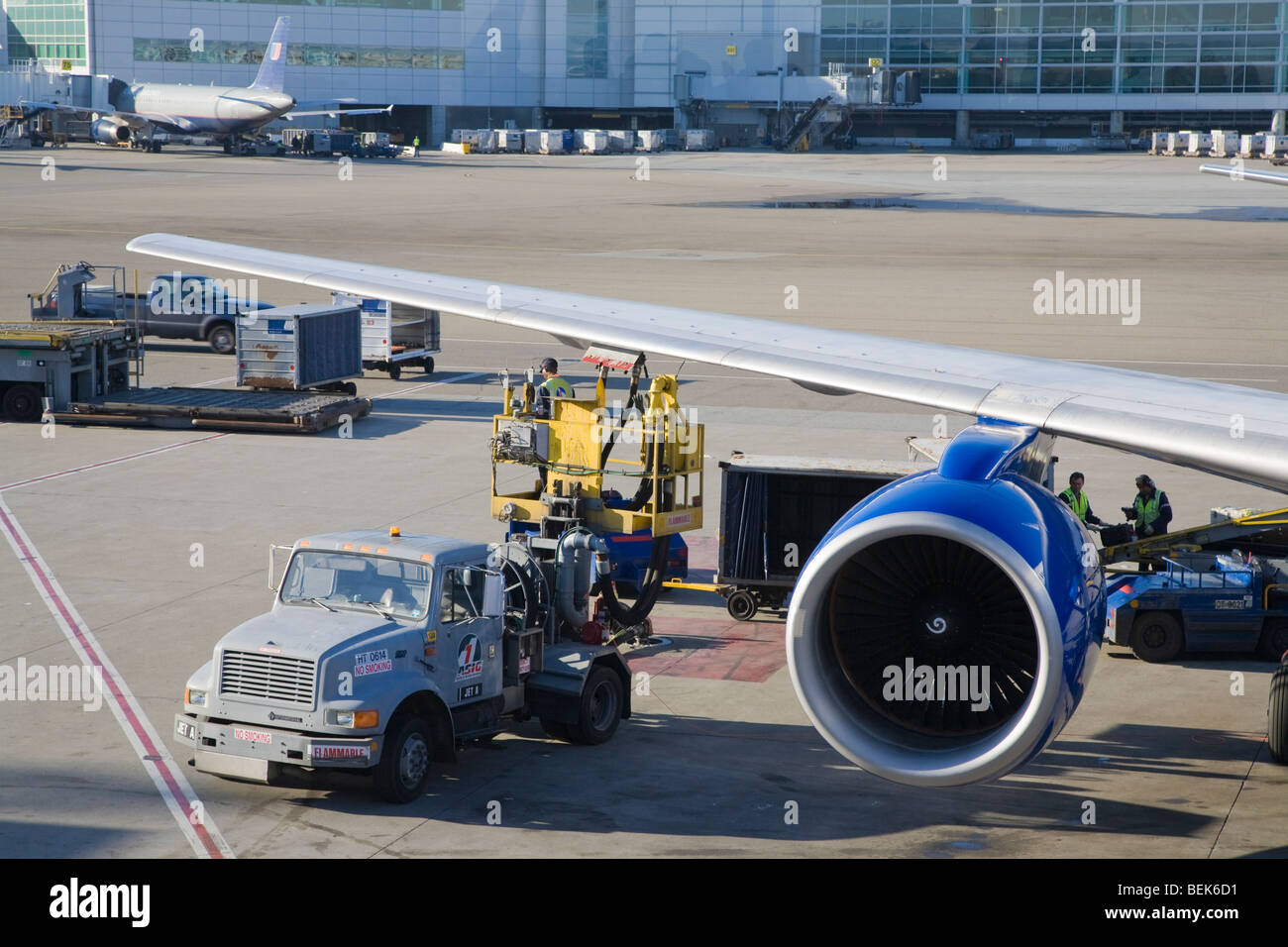 Oil and gas aviation hi-res stock photography and images - Alamy