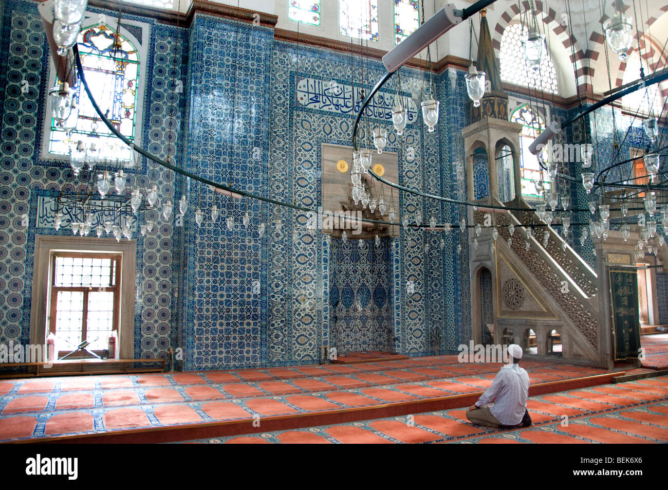 Yeni cami tiles hi-res stock photography and images - Alamy