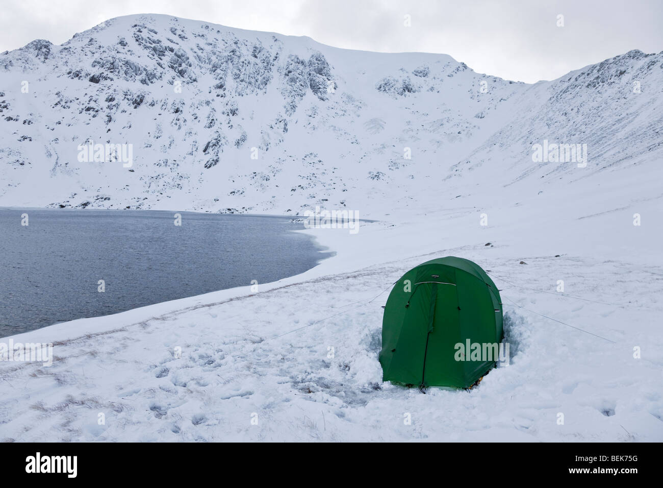 Wild camping in winter near Red Tarn, Helvellyn, English Lake District ...