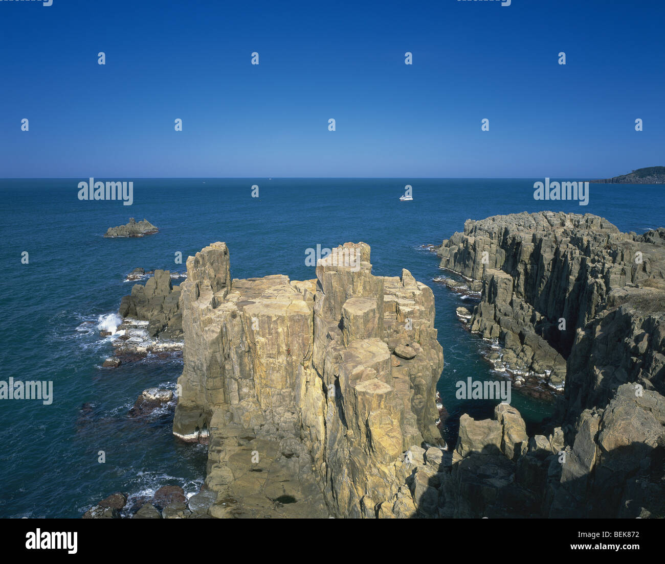 Tojinbo cliffs, Fukui Prefecture, Japan Stock Photo - Alamy