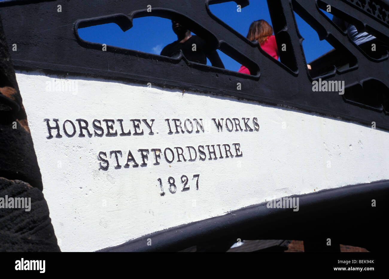 Canal bridge leading to the Malt House pub at Old Turn Junction ...