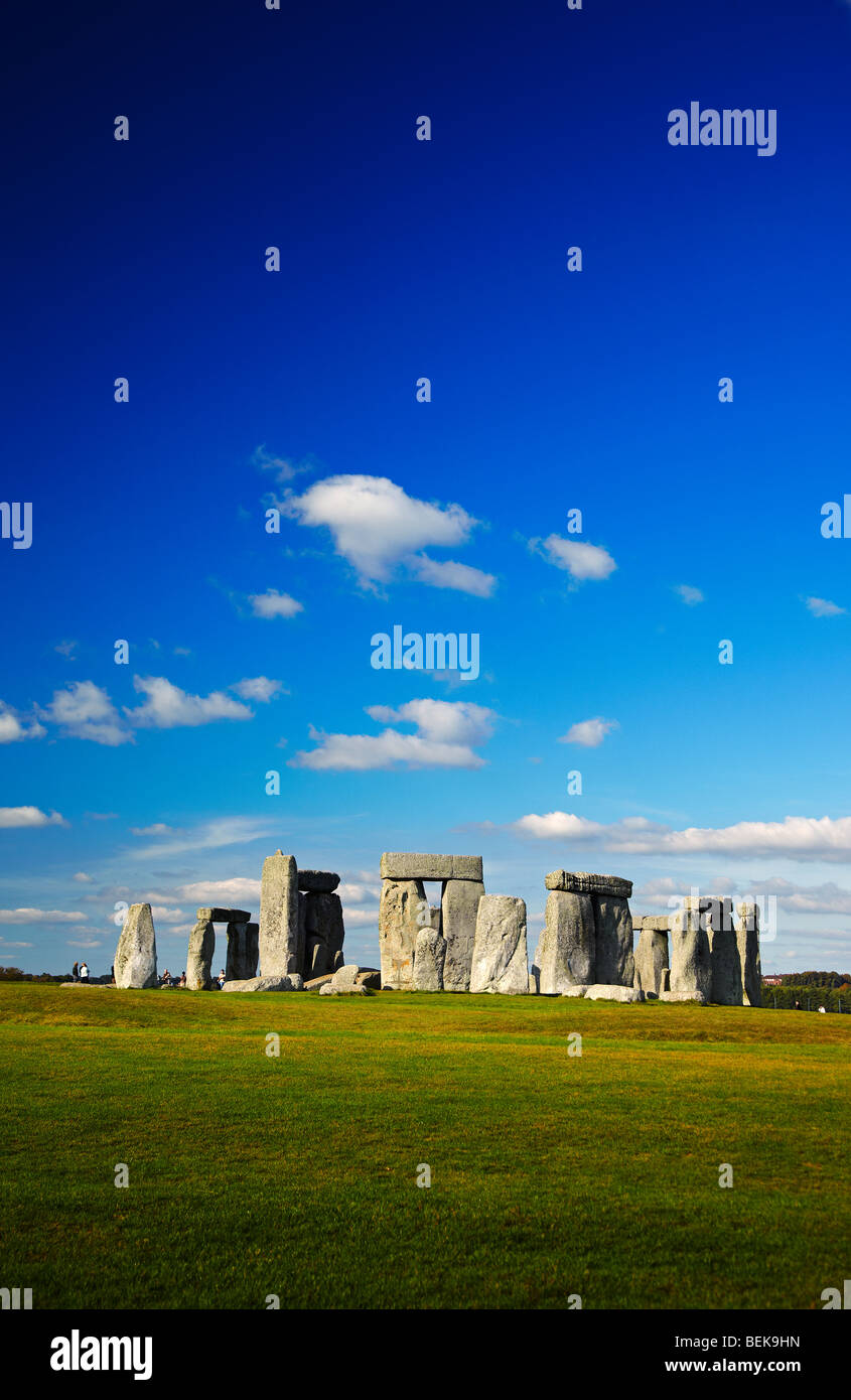 Visitor at stonehenge hi-res stock photography and images - Alamy