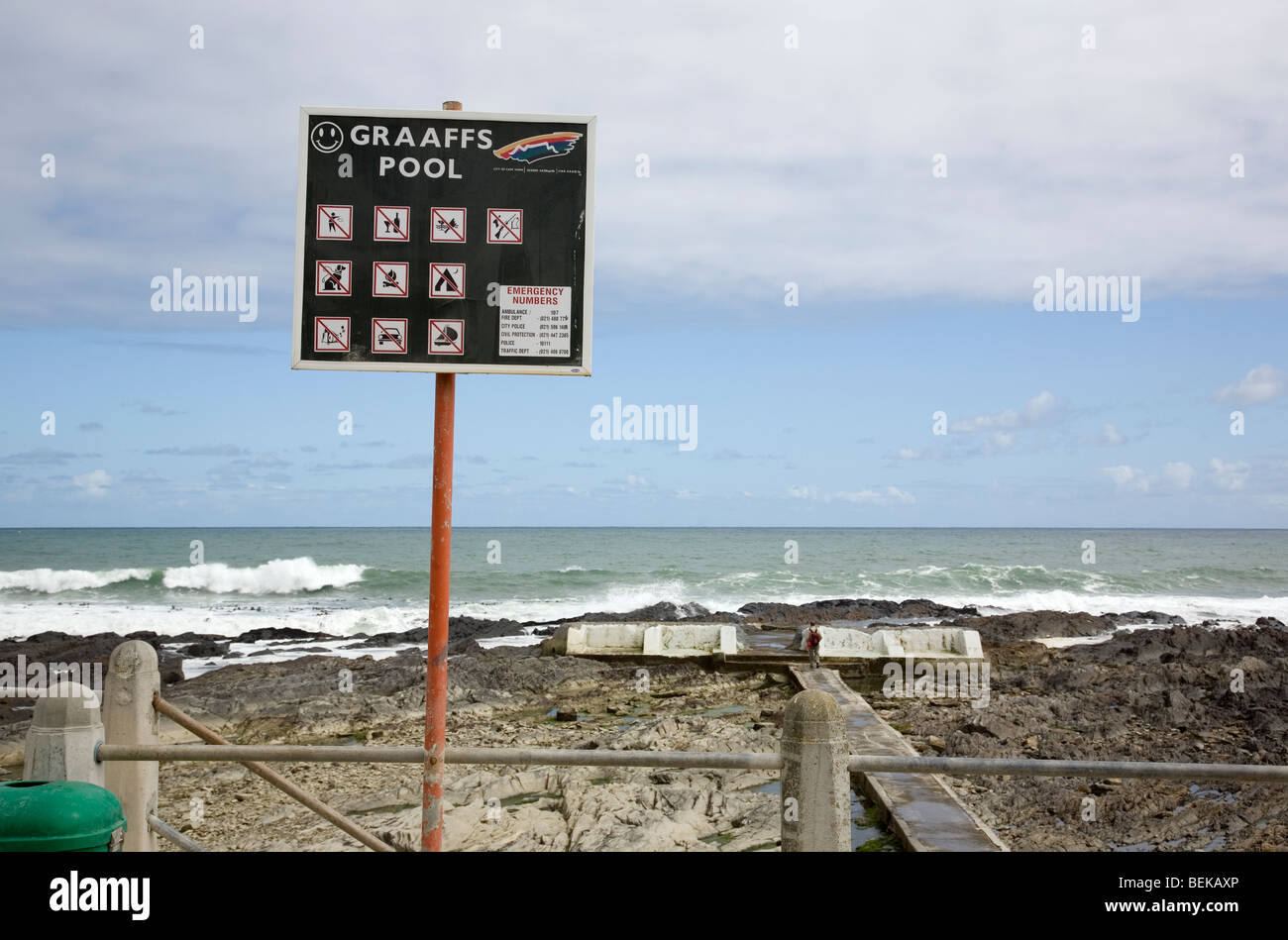 Keep beach clean sign hi-res stock photography and images - Alamy
