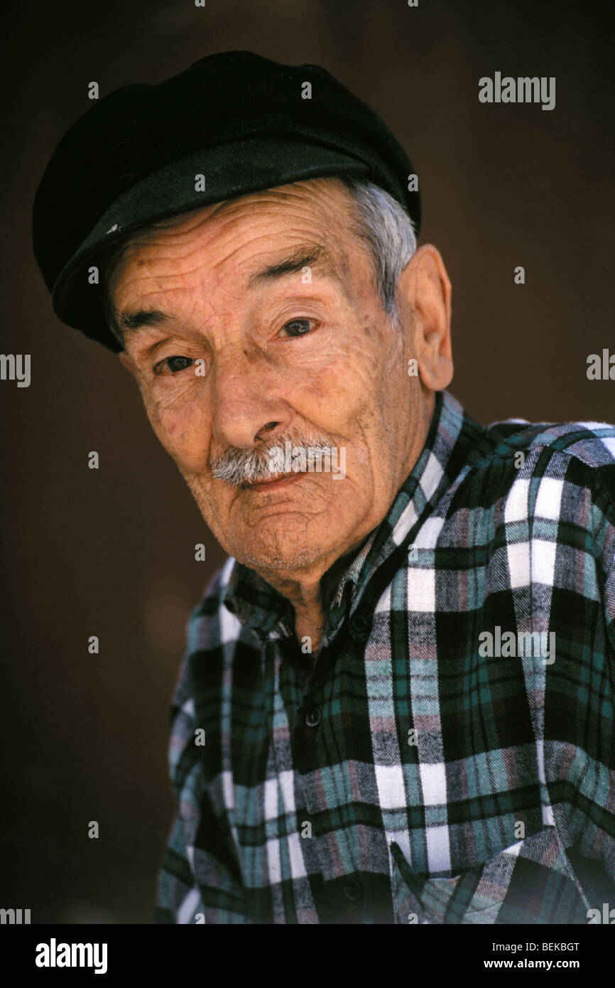 Old man wearing cap hi-res stock photography and images - Alamy