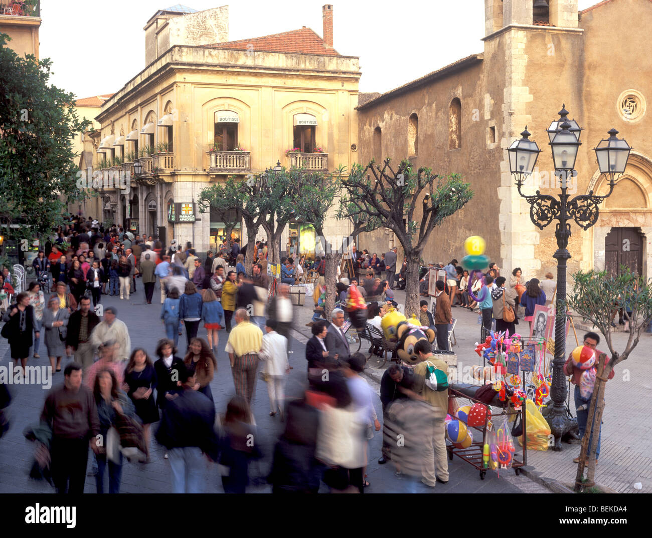 evening passegiata in Taormina, Sicily, Italy Stock Photo - Alamy
