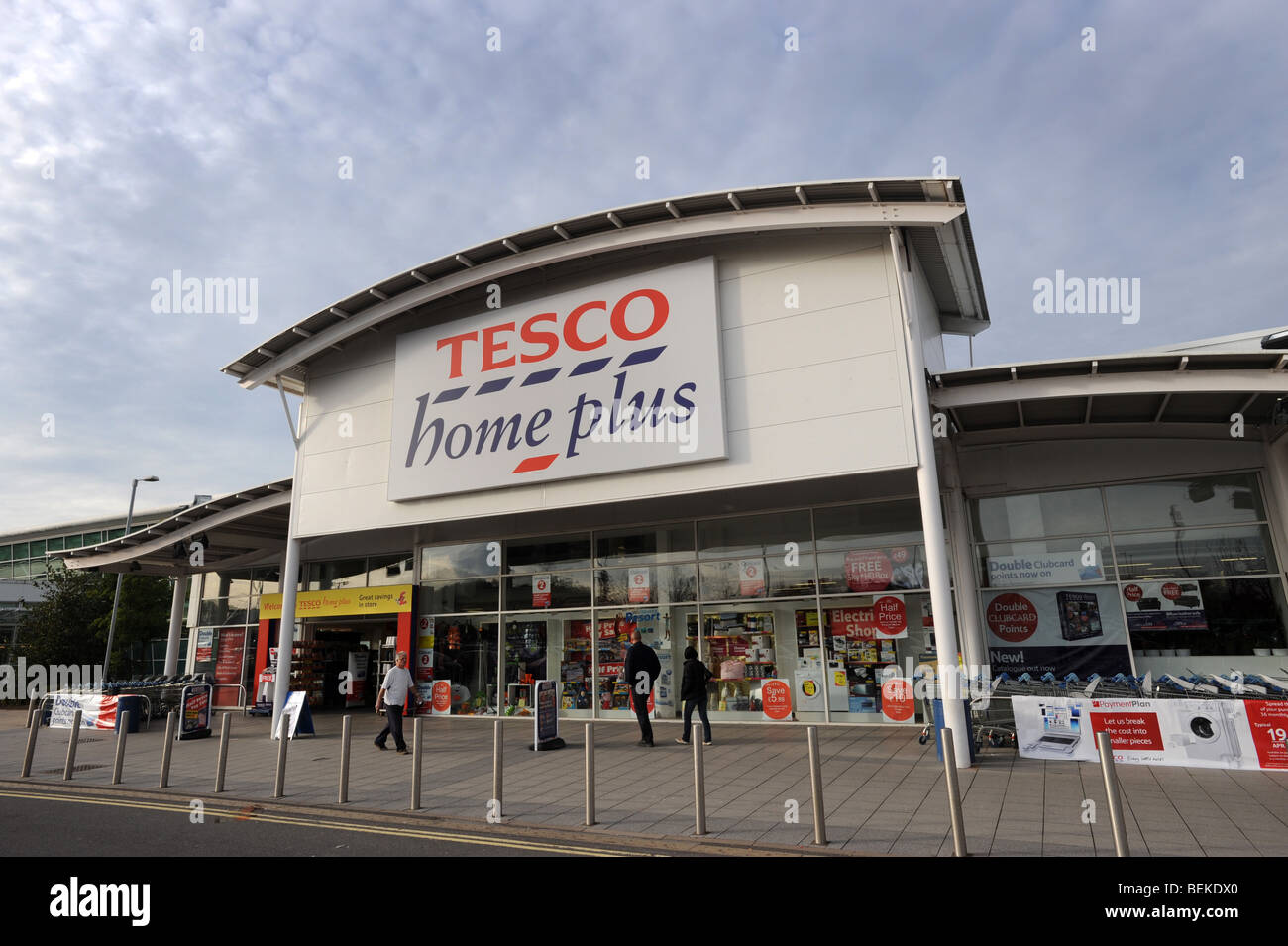 Tesco Logo Sign Uk Stock Photos & Tesco Logo Sign Uk Stock Images - Alamy