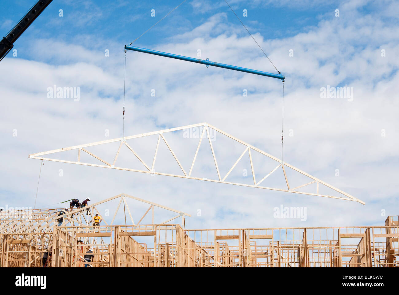 Roof truss lifting hi-res stock photography and images - Alamy