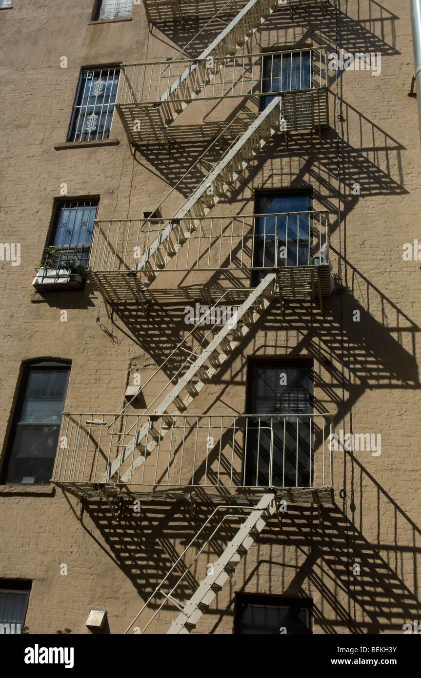 Fire escape ladders on building hi-res stock photography and images - Alamy