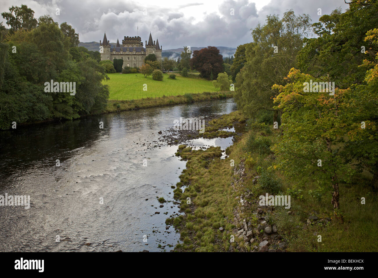 Inveraray castle surrounded trees river hi-res stock photography and ...