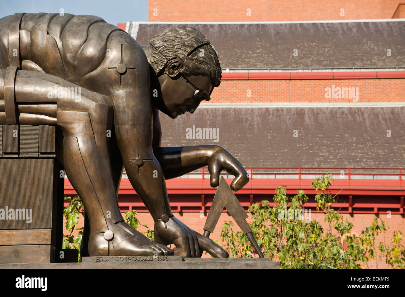 Newton statue by eduardo paolozzi hi-res stock photography and images ...