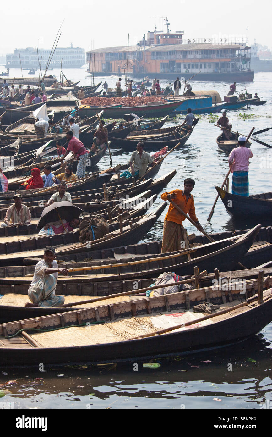 Bangladesh river boat hi-res stock photography and images - Alamy