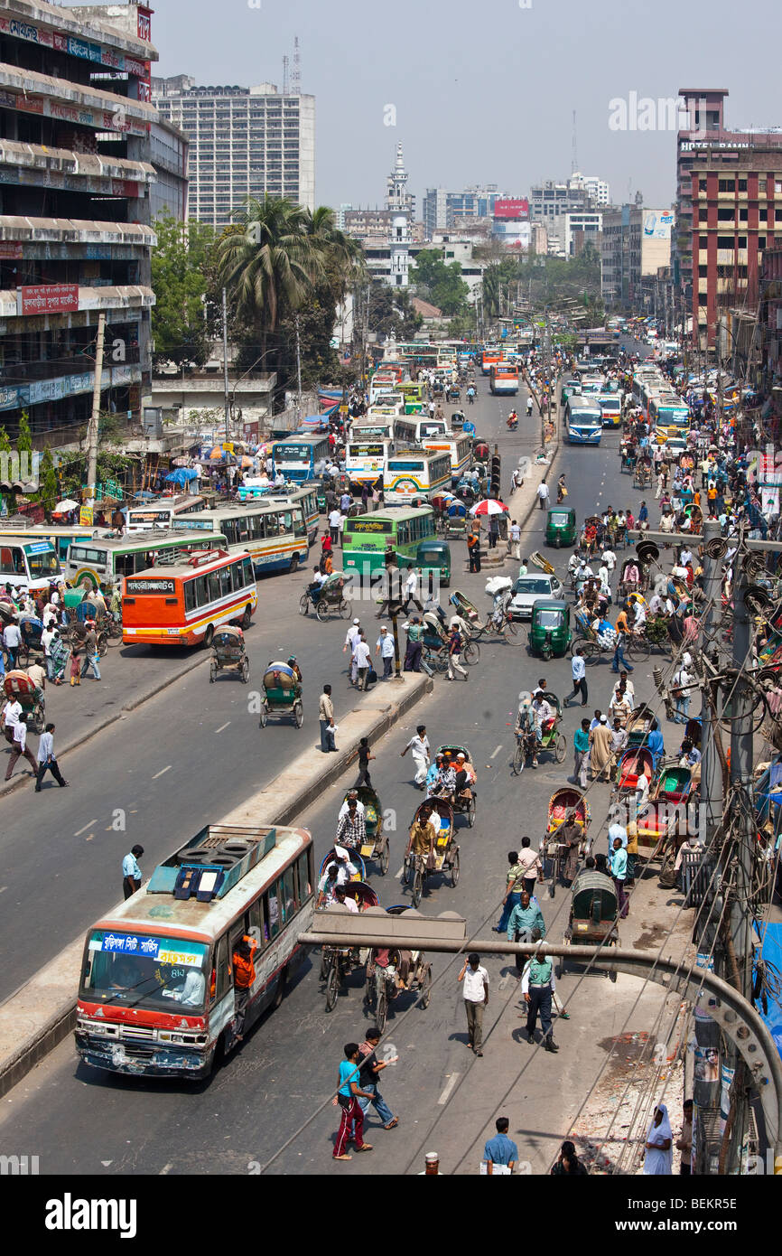 Busy street in dhaka bangladesh hi-res stock photography and images - Alamy