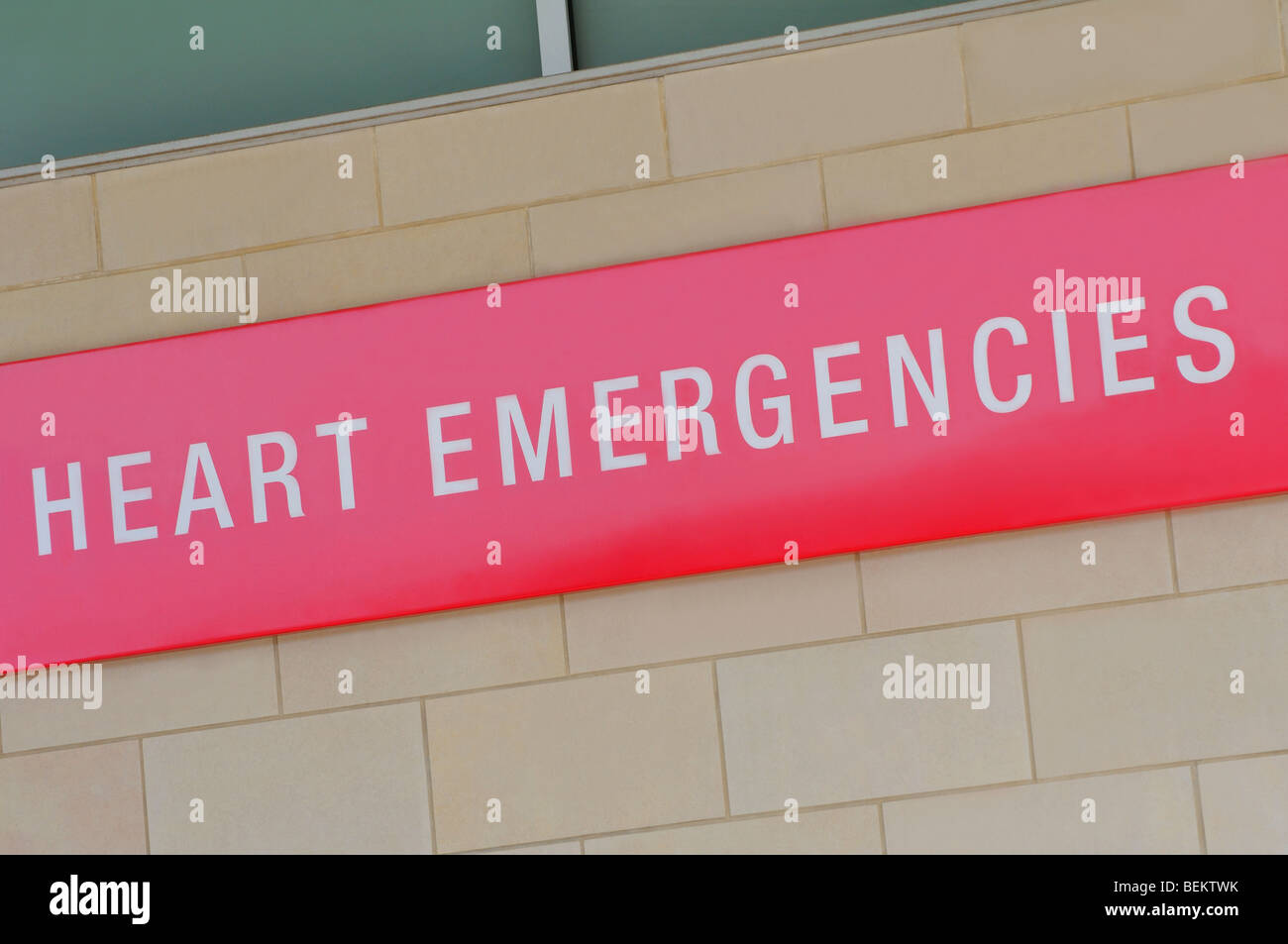 Emergency sign on hospital Stock Photo - Alamy