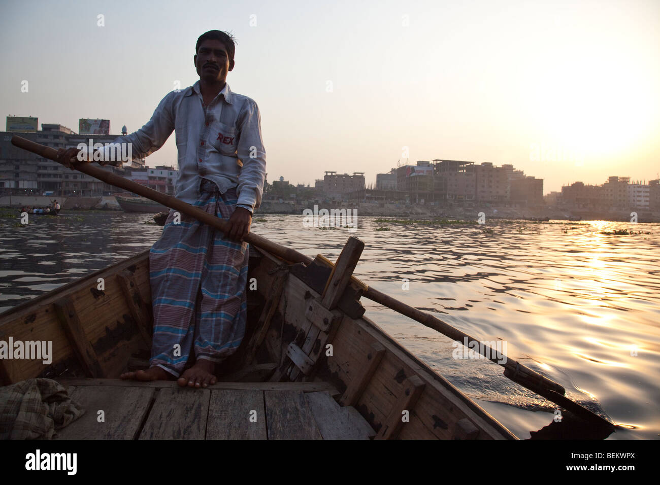 Dingi nouka hi-res stock photography and images - Alamy