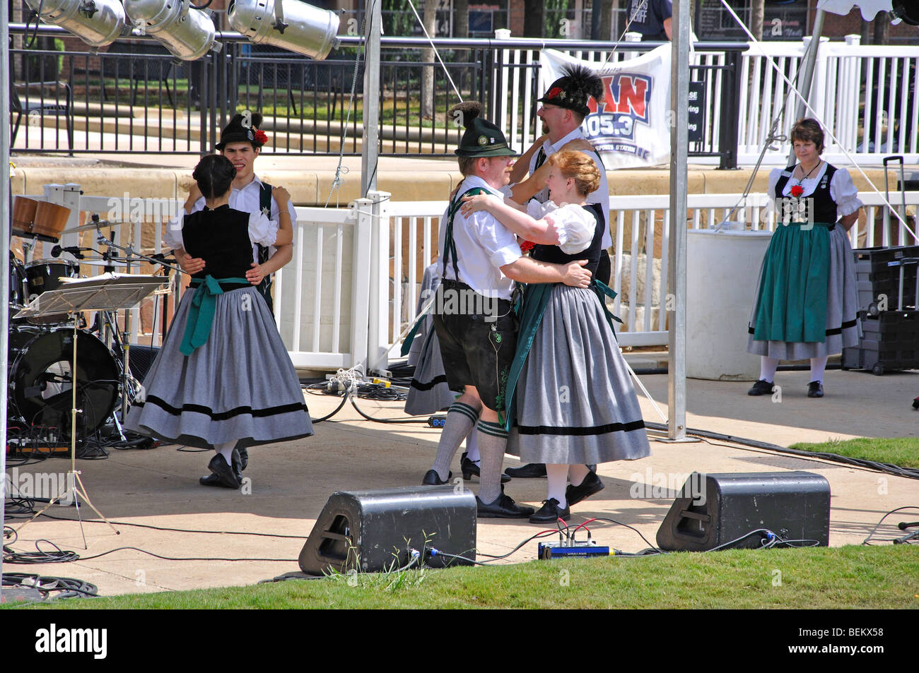 Dance oktoberfest addison hi-res stock photography and images - Alamy