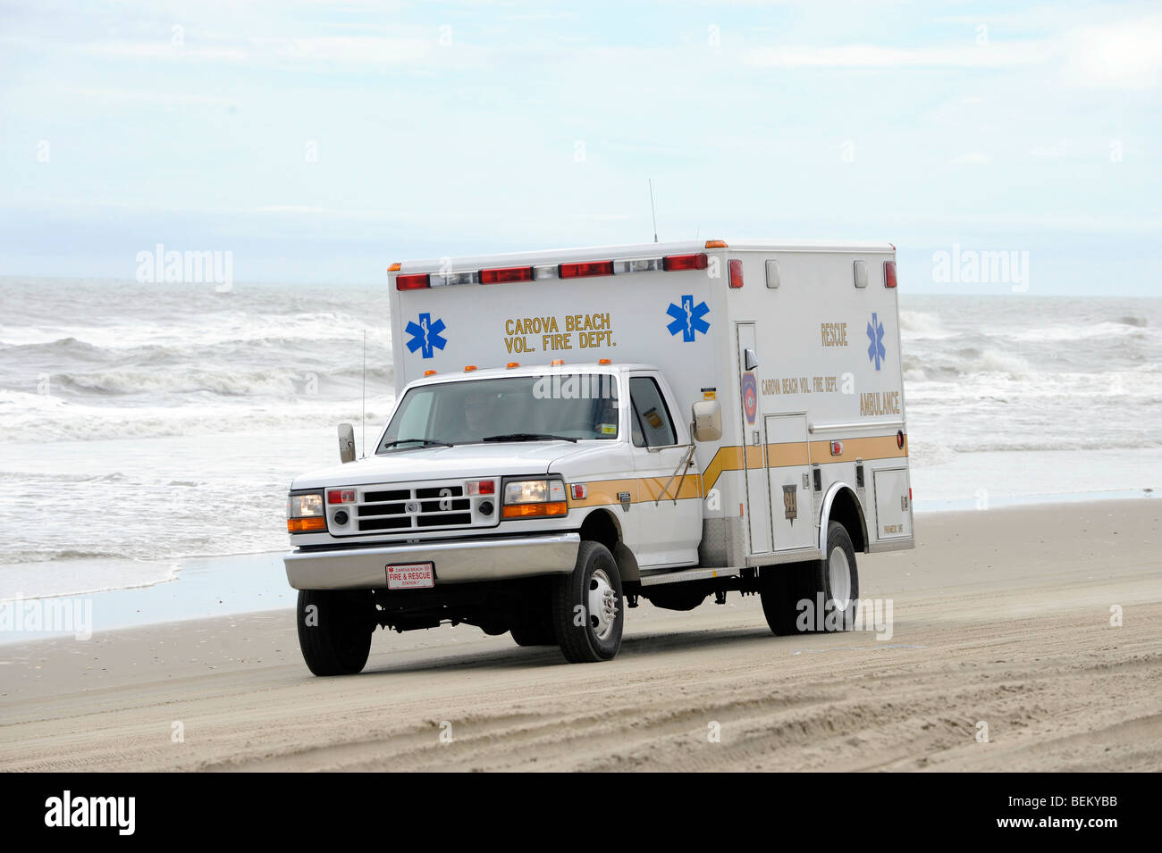 Ambulance squad hi-res stock photography and images - Alamy