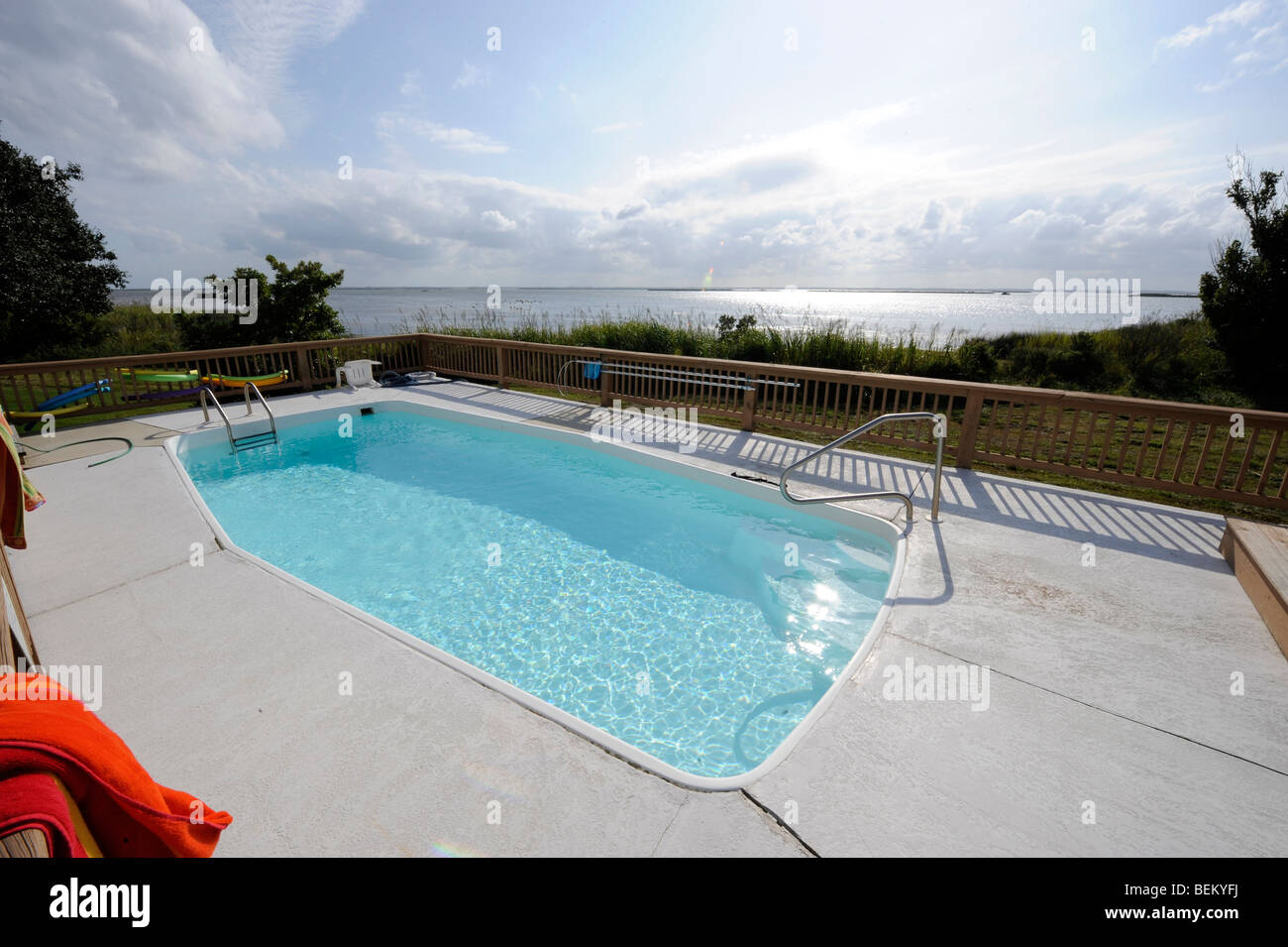 Pool watch wet hi-res stock photography and images - Alamy