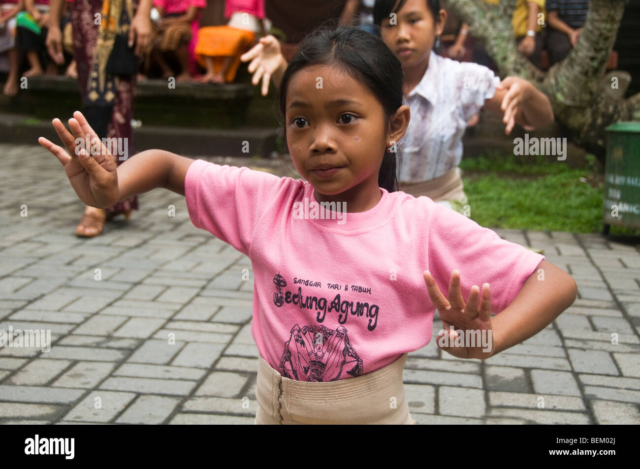 Children bali traditional dance hi-res stock photography and images - Alamy