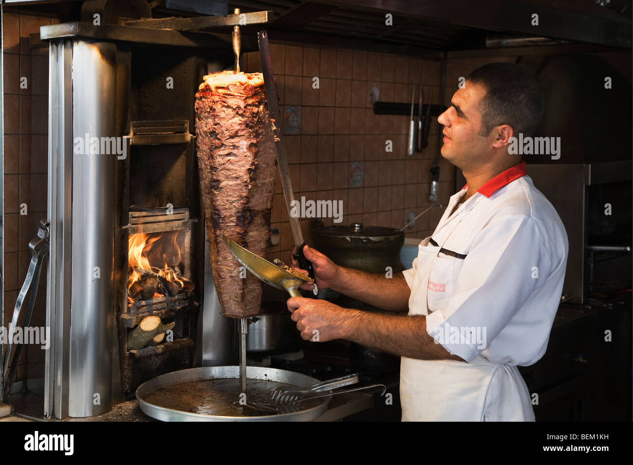 Slicing kebab hi-res stock photography and images - Alamy