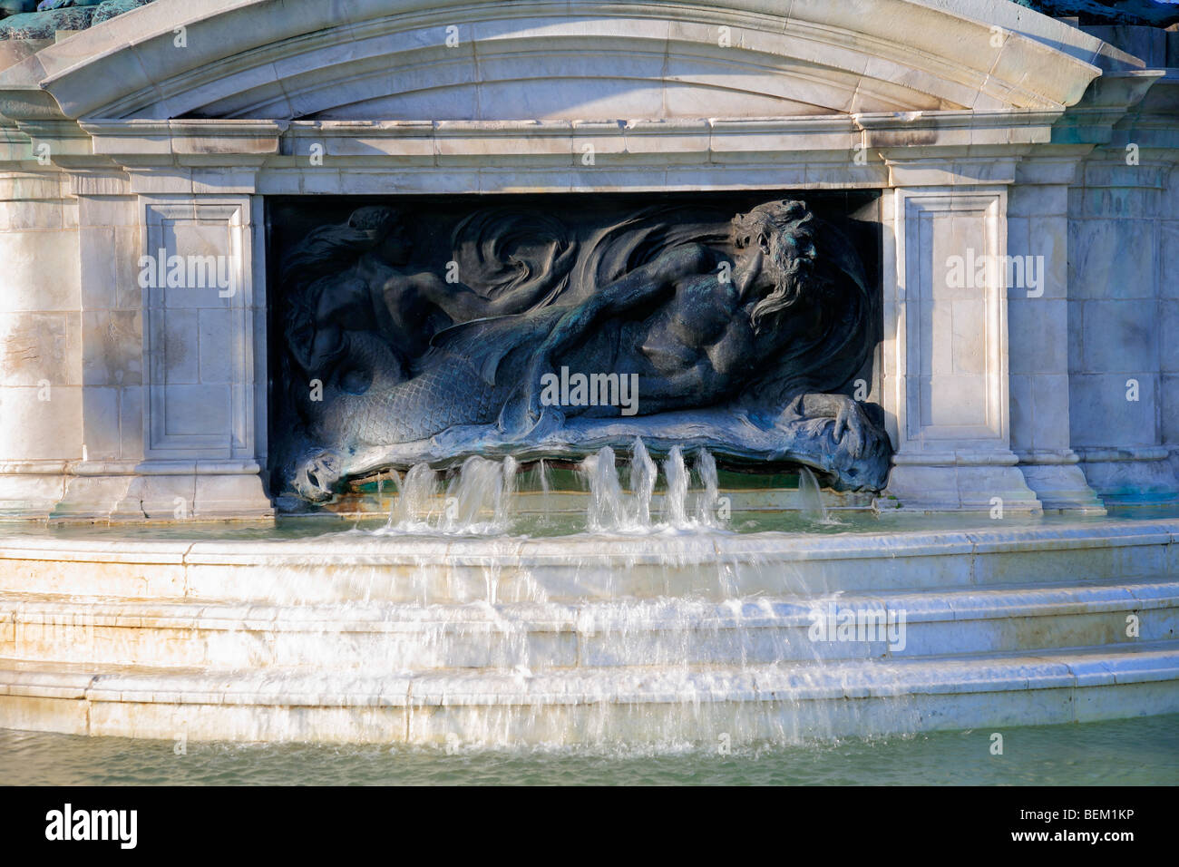 Water Fountain on Victoria Memorial Outside Queens Residence Buckingham ...