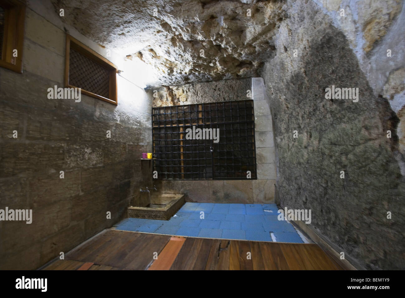 Abrahams cave hi-res stock photography and images - Alamy