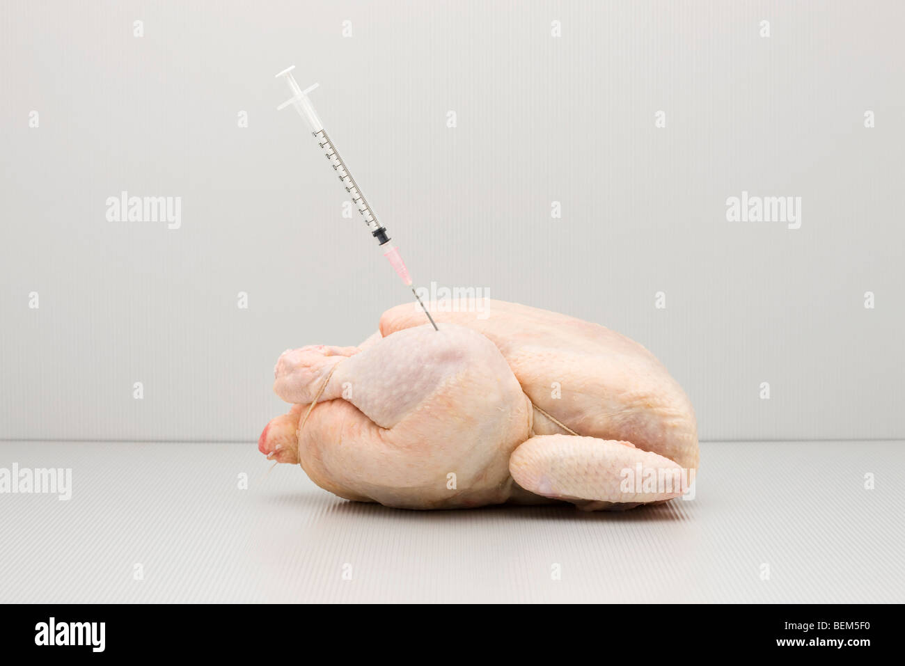 Chicken injection hi-res stock photography and images - Alamy