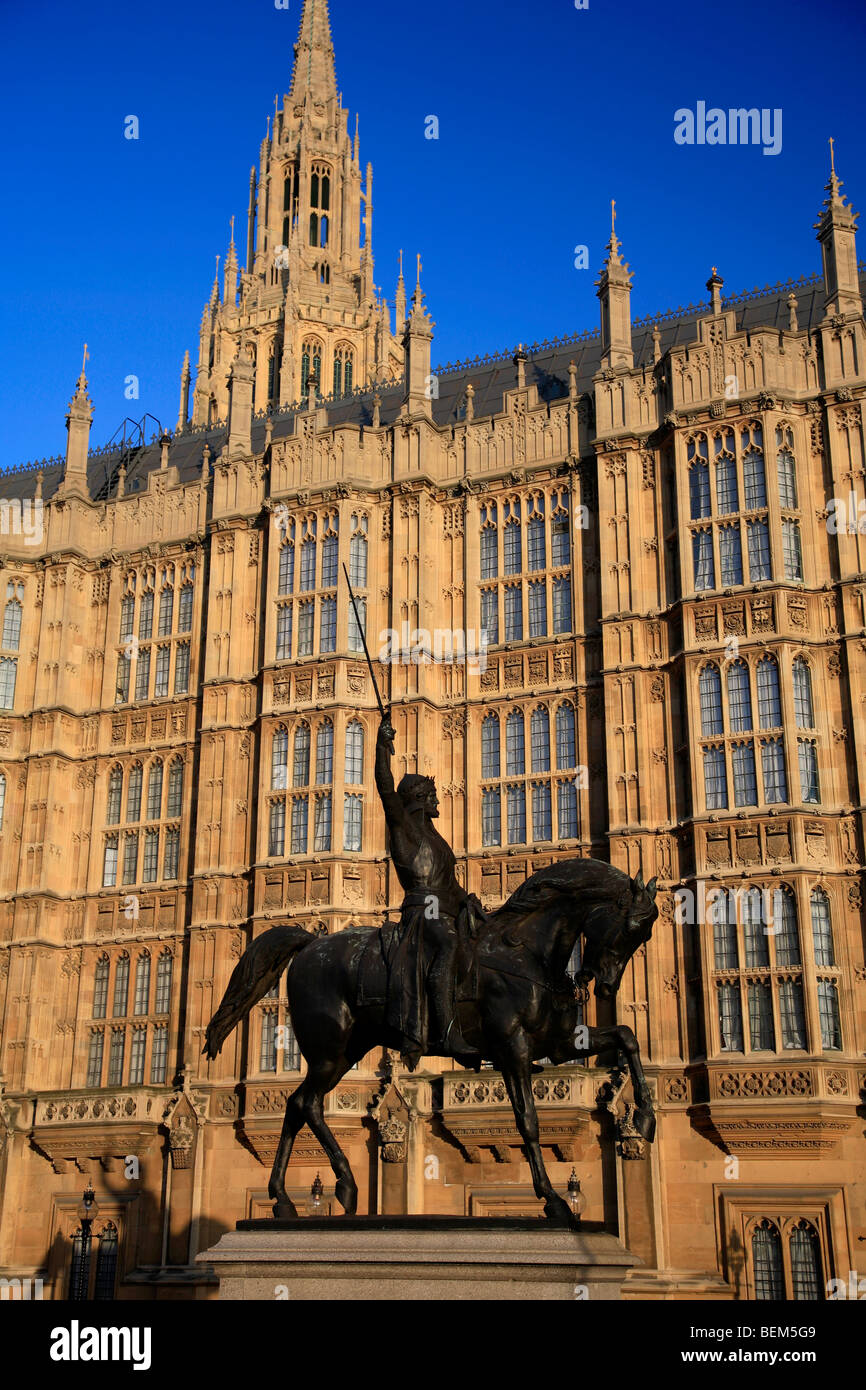 Richard I Statue outside Houses of Parliament Westminster London City ...