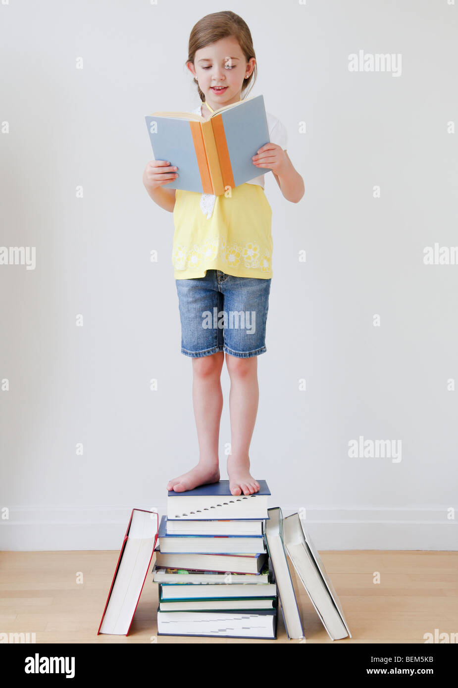 Reading stack hi-res stock photography and images - Alamy