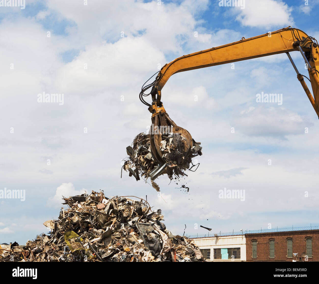 Mechanical jaws hi-res stock photography and images - Alamy