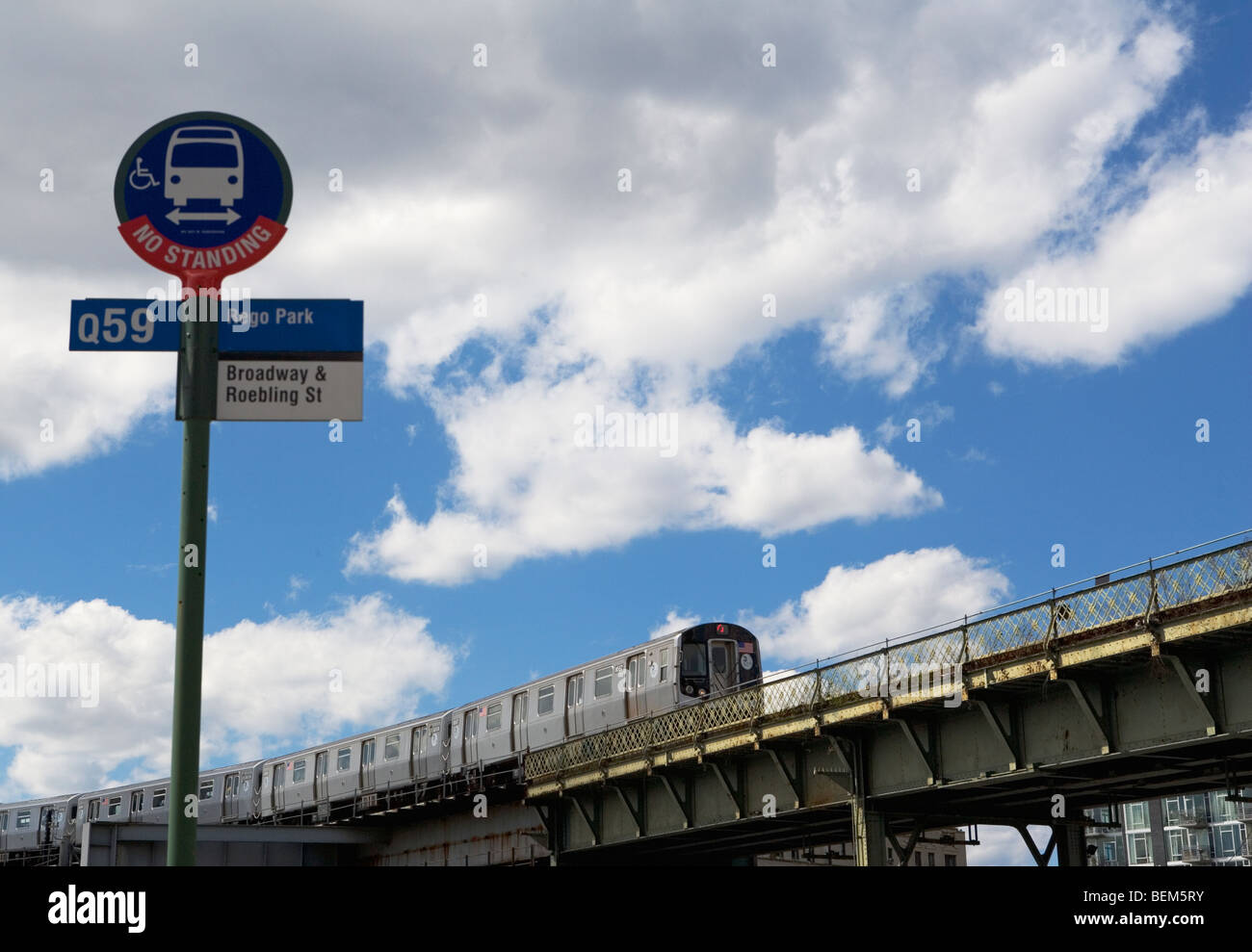 Above ground train station hi-res stock photography and images - Alamy