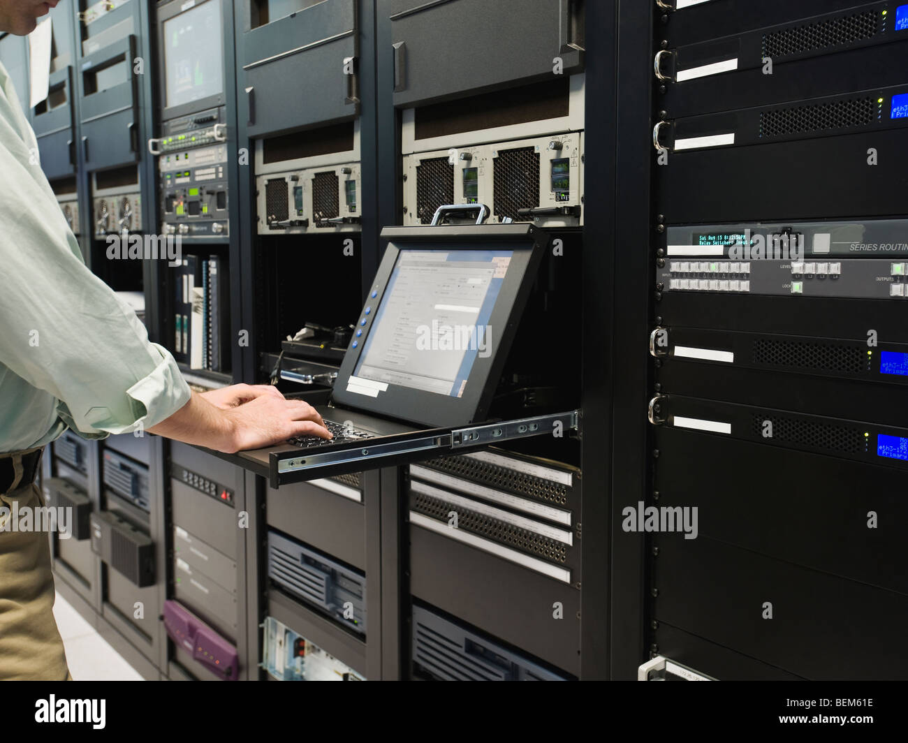 Data centres server hi-res stock photography and images - Alamy