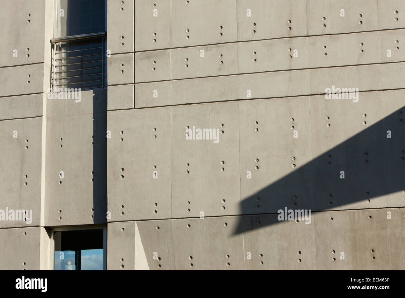 Concrete facade hi-res stock photography and images - Alamy