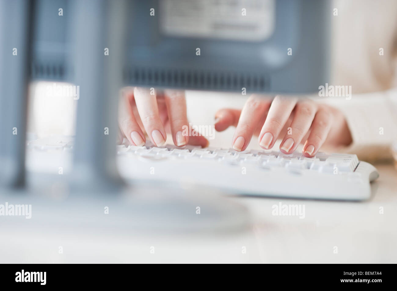 Keyboarding hands hi-res stock photography and images - Alamy