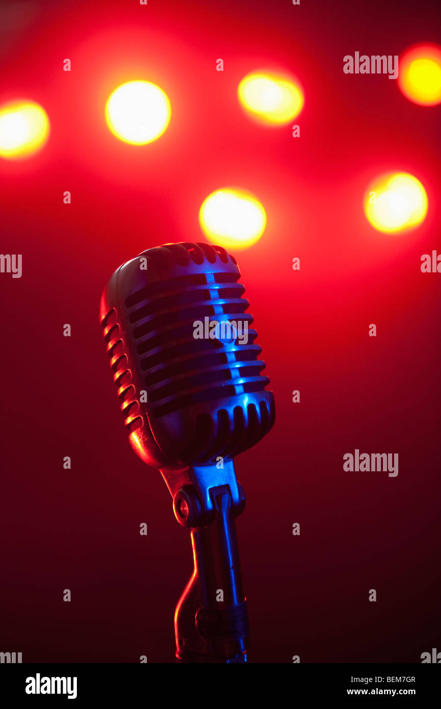 Live microphone hi-res stock photography and images - Alamy