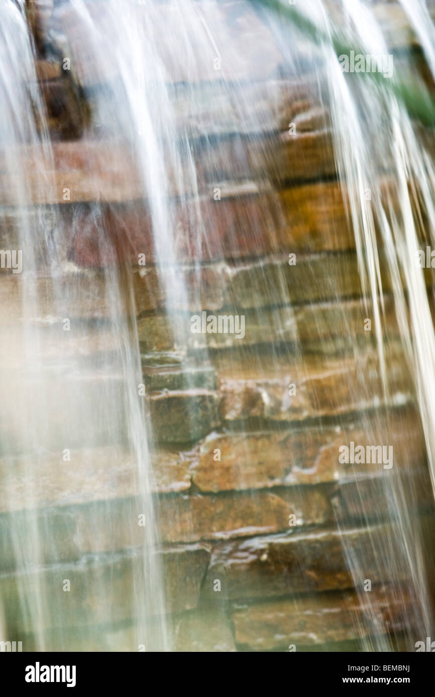 Water flowing over dam wall hi-res stock photography and images - Alamy
