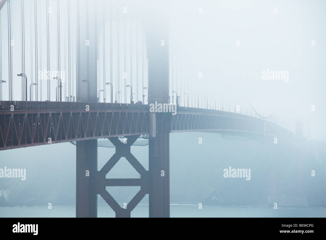 Golden gate bridge fog hi-res stock photography and images - Alamy