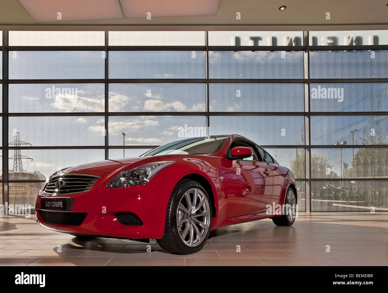 Infiniti Car Showroom in Reading Stock Photo - Alamy