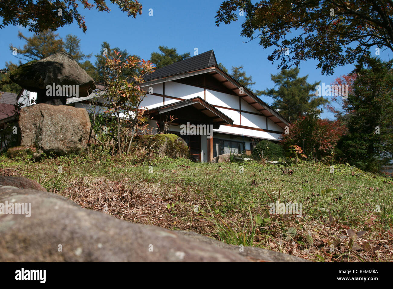 Traditional japanese house hi-res stock photography and images - Alamy