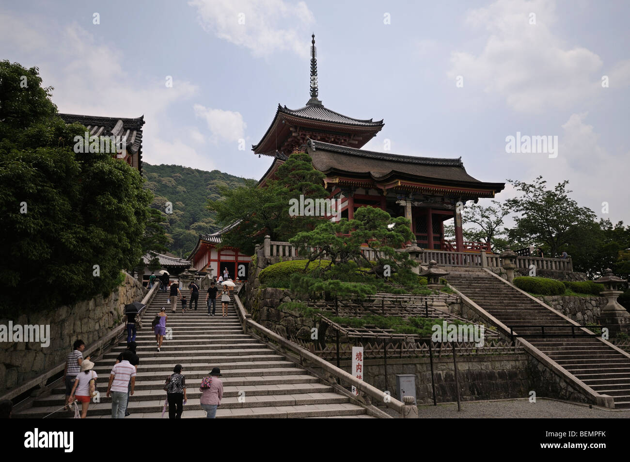 Visitors at the entrance stairs of Kiyomizu-dera Temple. Kyoto. Kansai ...