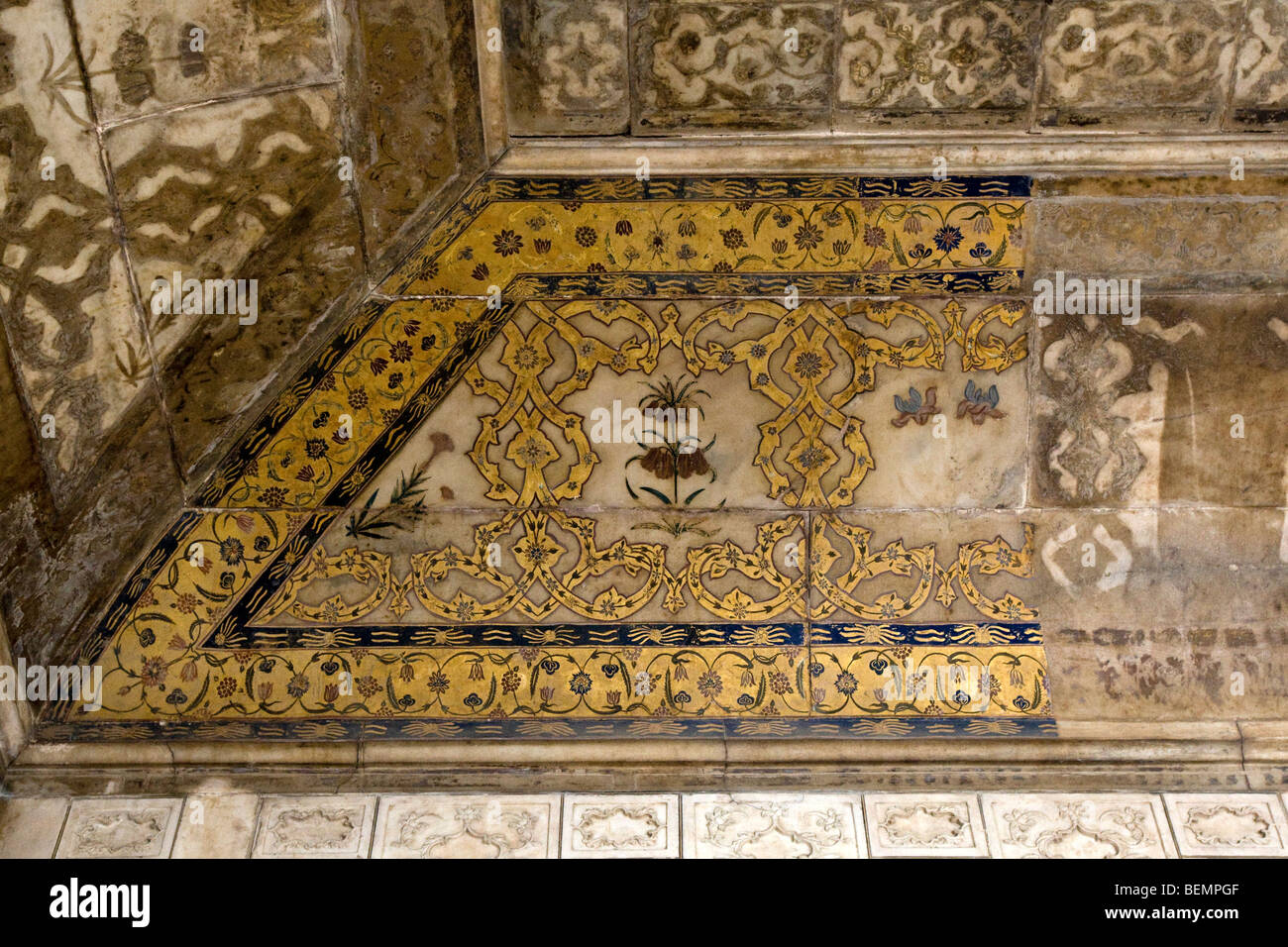 golden mural on ceiling, Agra Fort, India Stock Photo - Alamy