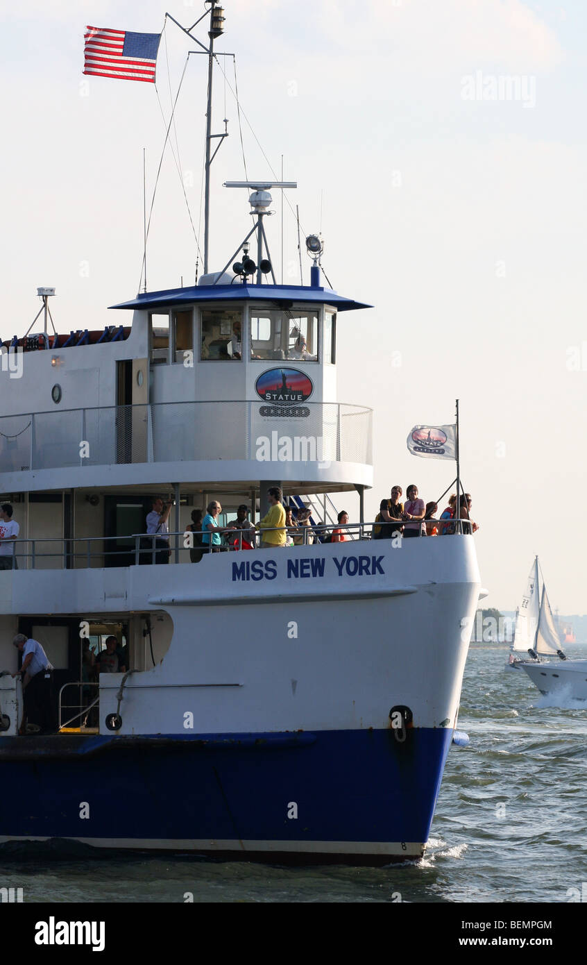 Battery Park Ferry across to Statue of liberty, Ellis Island ...
