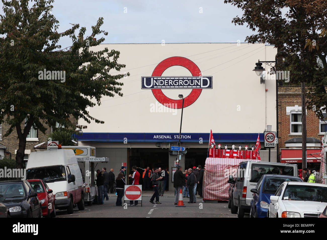 Arsenal Logo Stock Photos & Arsenal Logo Stock Images - Alamy