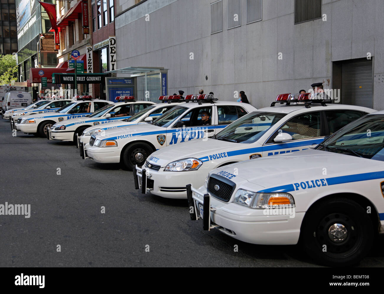 New York Police Department out in force in the financial district of ...
