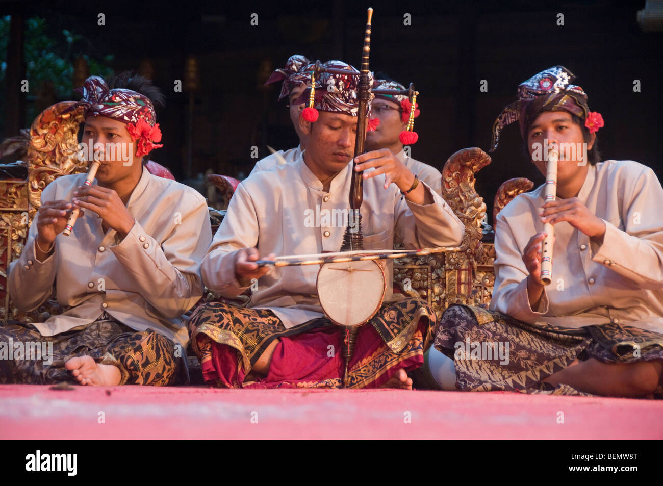 Gamelan hi-res stock photography and images - Alamy