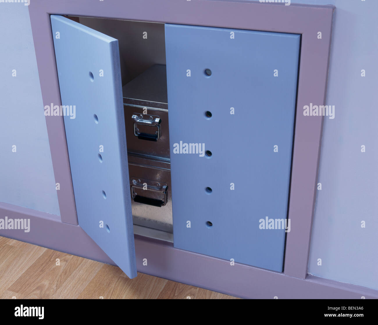Show cupboards hi-res stock photography and images - Alamy