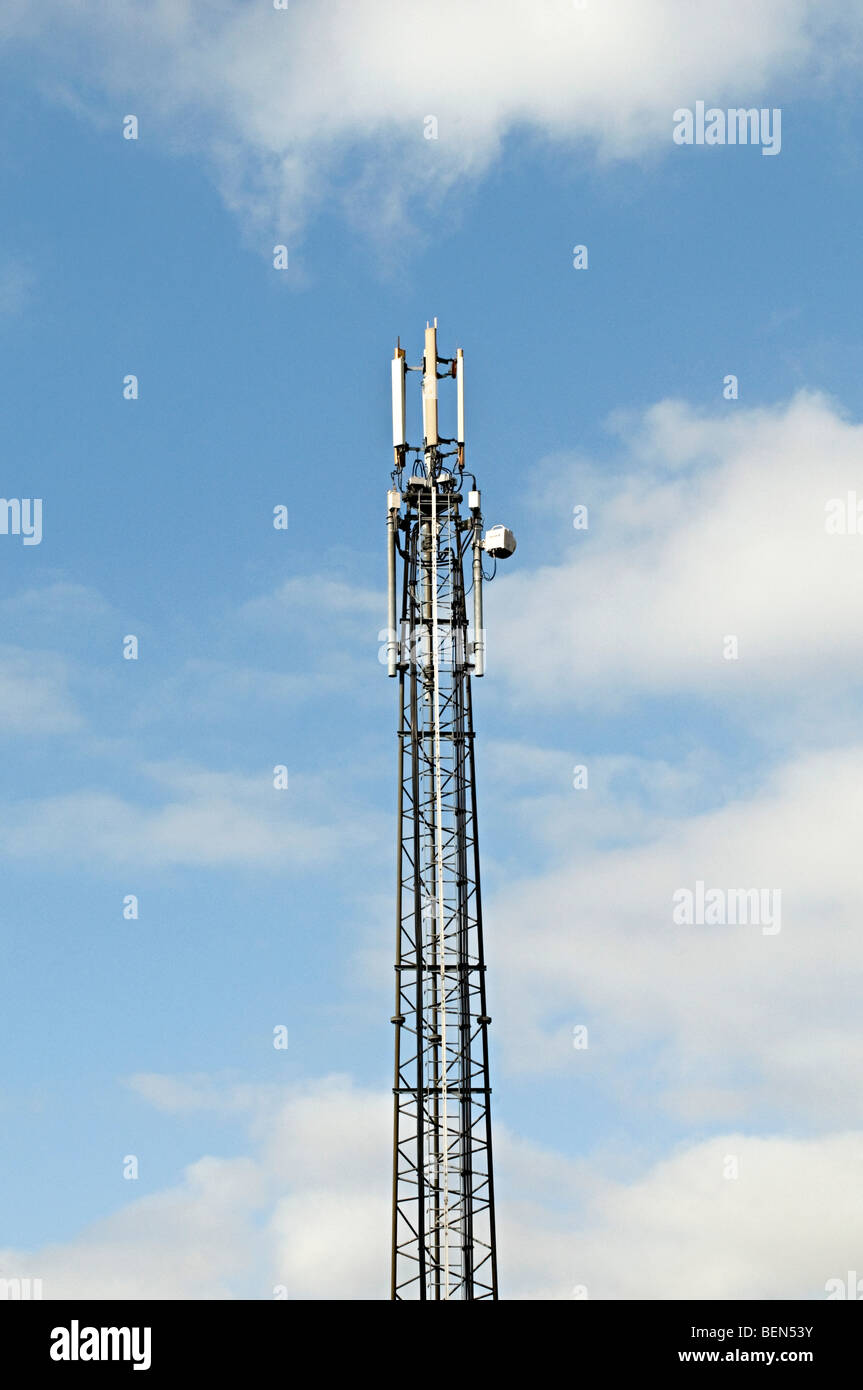 Mobile masts field hi-res stock photography and images - Alamy