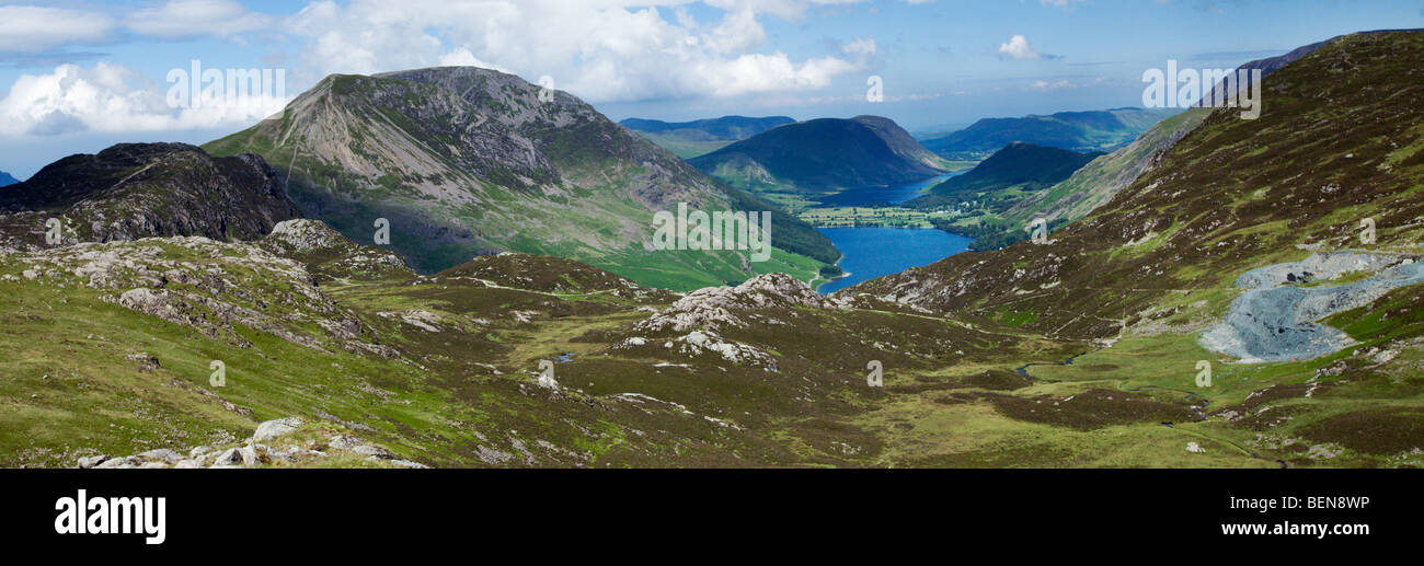 Buttermere Fells With Fleetwith Pike And Red Pike Mountains High Above ...